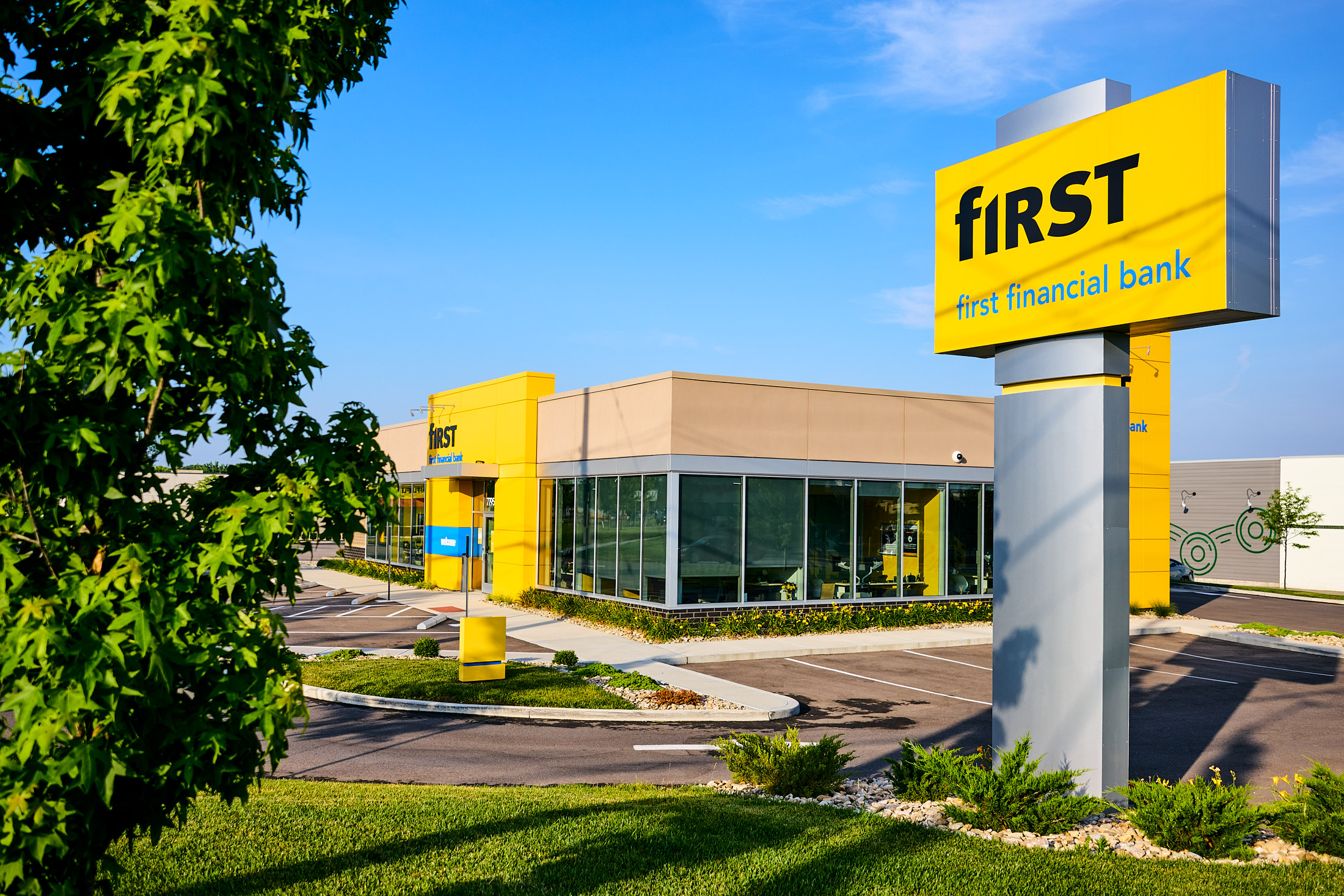 First Financial Bank & ATM - FRANKLIN, IN